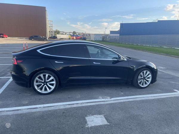 Black Tesla Model 3 2019 in Kaunas, with an engine capacity of 0.00 L and mileage of 167 thousand km for 15800 €, photo 2 on AUTOMOTO.COM.LV