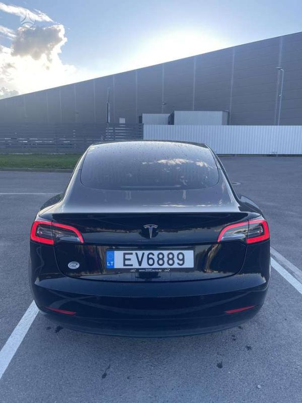 Black Tesla Model 3 2019 in Kaunas, with an engine capacity of 0.00 L and mileage of 167 thousand km for 15800 €, photo 5 on AUTOMOTO.COM.LV