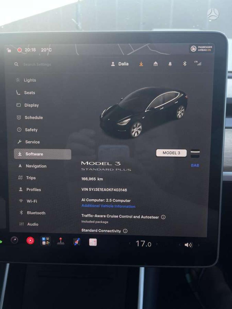 Black Tesla Model 3 2019 in Kaunas, with an engine capacity of 0.00 L and mileage of 167 thousand km for 15800 €, photo 9 on AUTOMOTO.COM.LV