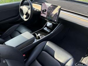 Black Tesla Model 3 2019 in Klaipeda, with an engine capacity of 0.00 L and mileage of 132 thousand km for 21900 €, photo 6 on AUTOMOTO.COM.LV
