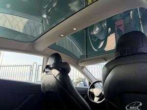 Black Tesla Model 3 2019 in Klaipeda, with an engine capacity of 0.00 L and mileage of 132 thousand km for 21900 €, photo 11 on AUTOMOTO.COM.LV