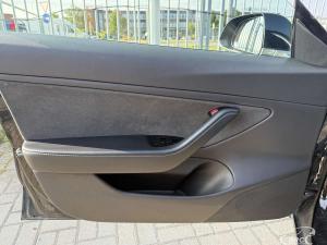 Black Tesla Model 3 2019 in Klaipeda, with an engine capacity of 0.00 L and mileage of 132 thousand km for 21900 €, photo 17 on AUTOMOTO.COM.LV