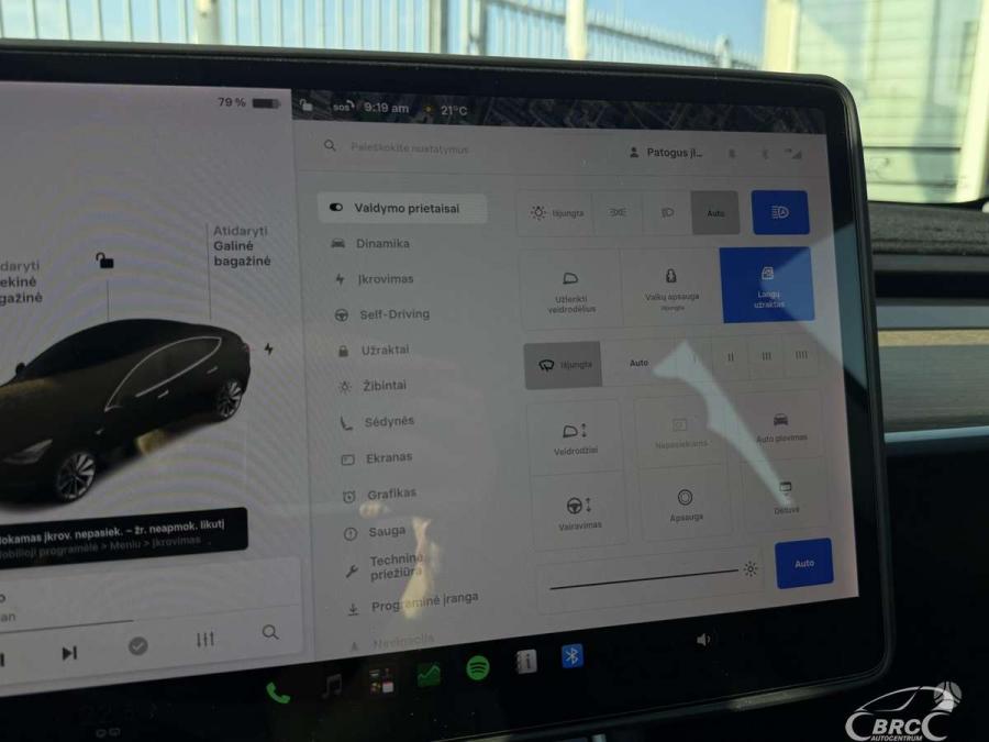 Black Tesla Model 3 2019 in Klaipeda, with an engine capacity of 0.00 L and mileage of 132 thousand km for 21900 €, photo 21 on AUTOMOTO.COM.LV