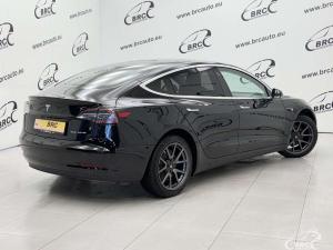 Black Tesla Model 3 2019 in Vilnius, with an engine capacity of 0.00 L and mileage of 142 thousand km for 15400 €, photo 4 on AUTOMOTO.COM.LV