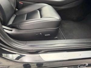 Black Tesla Model 3 2019 in Vilnius, with an engine capacity of 0.00 L and mileage of 142 thousand km for 15400 €, photo 8 on AUTOMOTO.COM.LV