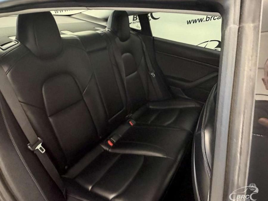 Black Tesla Model 3 2019 in Vilnius, with an engine capacity of 0.00 L and mileage of 142 thousand km for 15400 €, photo 13 on AUTOMOTO.COM.LV