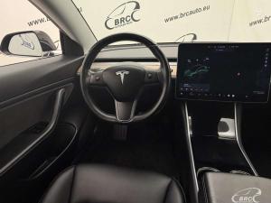 Black Tesla Model 3 2019 in Vilnius, with an engine capacity of 0.00 L and mileage of 142 thousand km for 15400 €, photo 15 on AUTOMOTO.COM.LV