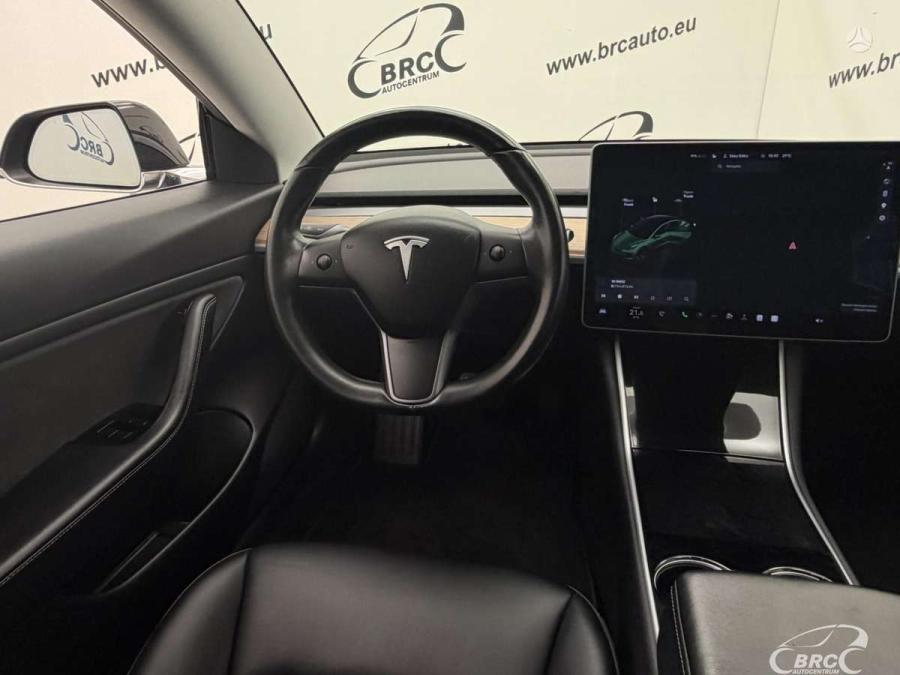 Black Tesla Model 3 2019 in Vilnius, with an engine capacity of 0.00 L and mileage of 142 thousand km for 15400 €, photo 15 on AUTOMOTO.COM.LV