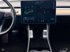 Black Tesla Model 3 2019 in Vilnius, with an engine capacity of 0.00 L and mileage of 142 thousand km for 15400 €, photo 16 on AUTOMOTO.COM.LV