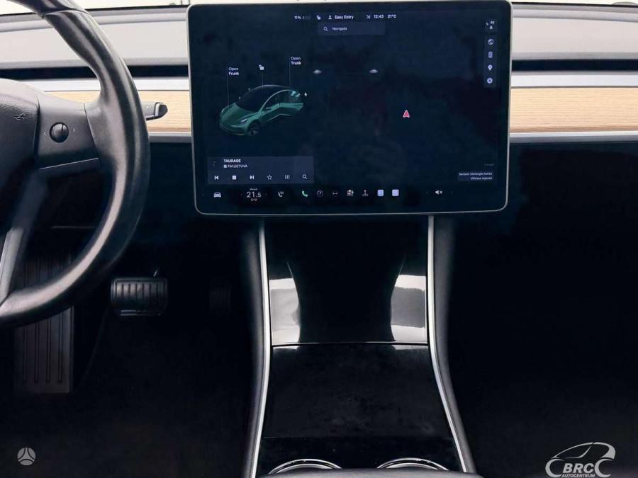 Black Tesla Model 3 2019 in Vilnius, with an engine capacity of 0.00 L and mileage of 142 thousand km for 15400 €, photo 16 on AUTOMOTO.COM.LV
