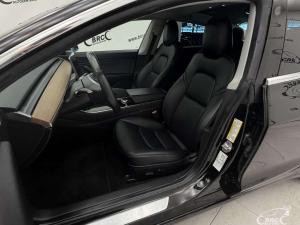Black Tesla Model 3 2019 in Vilnius, with an engine capacity of 0.00 L and mileage of 142 thousand km for 15400 €, photo 22 on AUTOMOTO.COM.LV