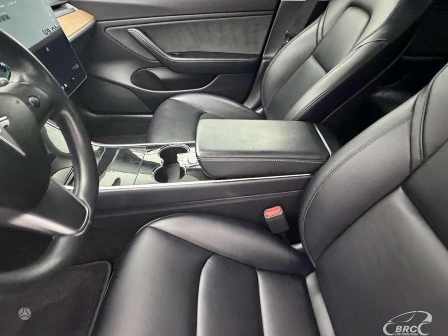 Black Tesla Model 3 2019 in Vilnius, with an engine capacity of 0.00 L and mileage of 142 thousand km for 15400 €, photo 23 on AUTOMOTO.COM.LV