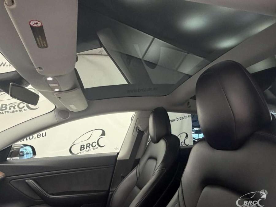 Black Tesla Model 3 2019 in Vilnius, with an engine capacity of 0.00 L and mileage of 142 thousand km for 15400 €, photo 24 on AUTOMOTO.COM.LV