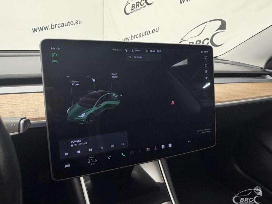 Black Tesla Model 3 2019 in Vilnius, with an engine capacity of 0.00 L and mileage of 142 thousand km for 15400 €, photo 29 on AUTOMOTO.COM.LV