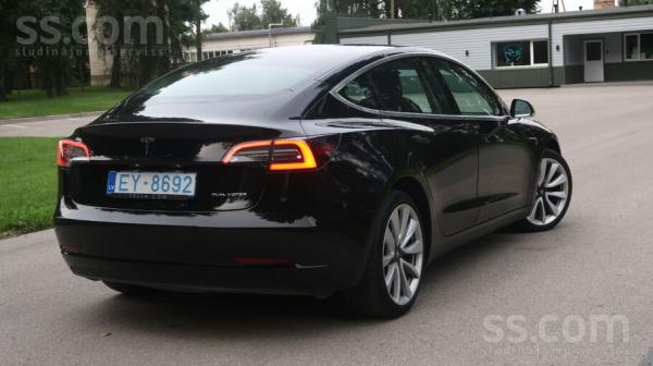 Black Tesla Model 3 2019 in Riga, with an engine capacity of 0.00 L and mileage of 166 thousand km for 17150 €, photo 5 on AUTOMOTO.COM.LV