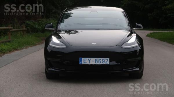 Black Tesla Model 3 2019 in Riga, with an engine capacity of 0.00 L and mileage of 166 thousand km for 17150 €, photo 9 on AUTOMOTO.COM.LV