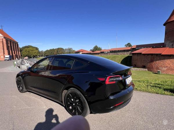 Melns Tesla Model 3 2019 Kauņa, ar dzinēja tilpumu 0.00 L un nobraukumu 159 tūkst. km par 19400 €, foto 3 vietnē AUTOMOTO.COM.LV