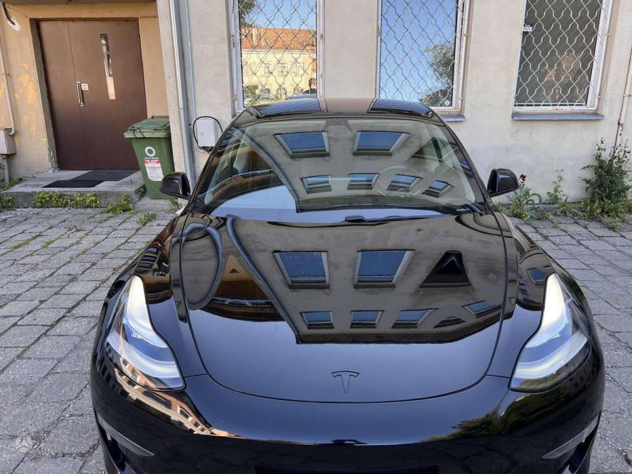 Black Tesla Model 3 2019 in Kaunas, with an engine capacity of 0.00 L and mileage of 159 thousand km for 19400 €, photo 10 on AUTOMOTO.COM.LV