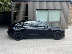 Melns Tesla Model 3 2019 Rīga, ar dzinēja tilpumu 0.00 L un nobraukumu 225 tūkst. km par 15500 €, foto 3 vietnē AUTOMOTO.COM.LV
