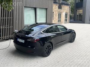 Melns Tesla Model 3 2019 Rīga, ar dzinēja tilpumu 0.00 L un nobraukumu 225 tūkst. km par 15500 €, foto 4 vietnē AUTOMOTO.COM.LV