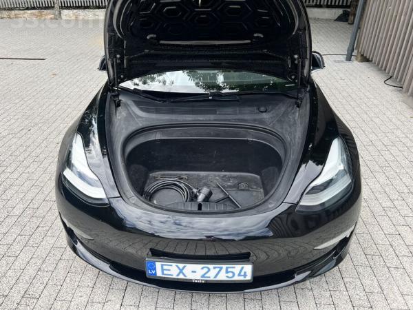 Black Tesla Model 3 2019 in Riga, with an engine capacity of 0.00 L and mileage of 225 thousand km for 15200 €, photo 9 on AUTOMOTO.COM.LV