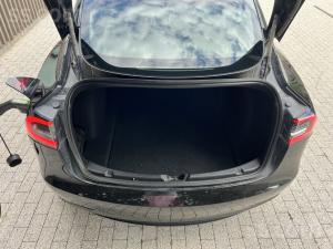 Melns Tesla Model 3 2019 Rīga, ar dzinēja tilpumu 0.00 L un nobraukumu 225 tūkst. km par 15500 €, foto 10 vietnē AUTOMOTO.COM.LV