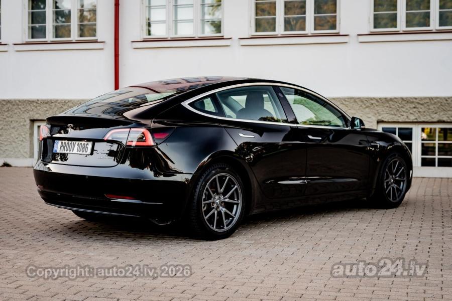 Melns Tesla Model 3 2019 Tallina, ar dzinēja tilpumu 0.00 L un nobraukumu 176 tūkst. km par 19500 €, foto 10 vietnē AUTOMOTO.COM.LV