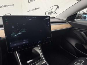 Melns Tesla Model 3 2019 Viļņa, ar dzinēja tilpumu 0.00 L un nobraukumu 142 tūkst. km par 14800 €, foto 25 vietnē AUTOMOTO.COM.LV