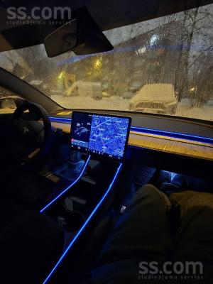 Черный Тесла Модель 3 2019 в Рига, объемом двигателя 0.00 л и пробегом 211 тыс. км за 17500 €, фото 7 на AUTOMOTO.COM.LV