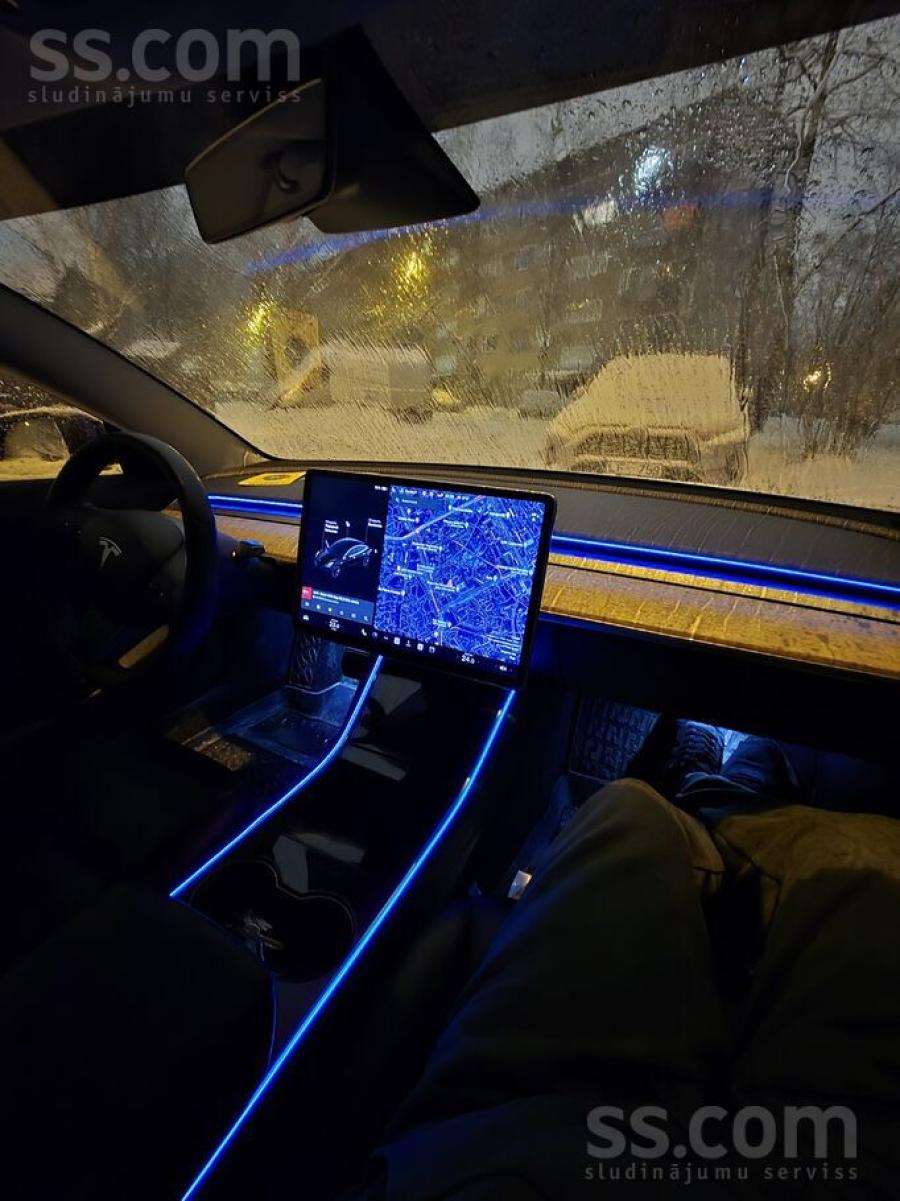 Черный Тесла Модель 3 2019 в Рига, объемом двигателя 0.00 л и пробегом 211 тыс. км за 17500 €, фото 7 на AUTOMOTO.COM.LV