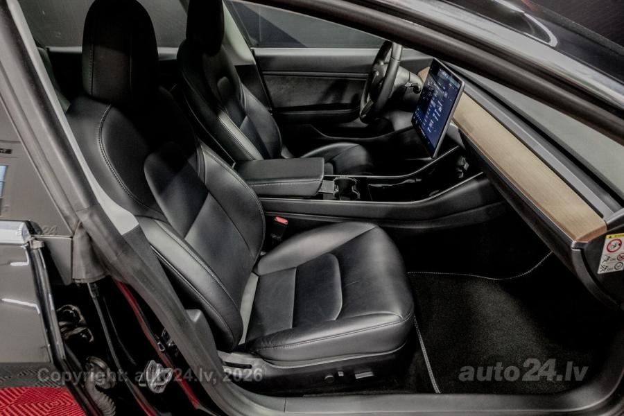 Melns Tesla Model 3 2019 Pērnava, ar dzinēja tilpumu 0.00 L un nobraukumu 157 tūkst. km par 18800 €, foto 29 vietnē AUTOMOTO.COM.LV