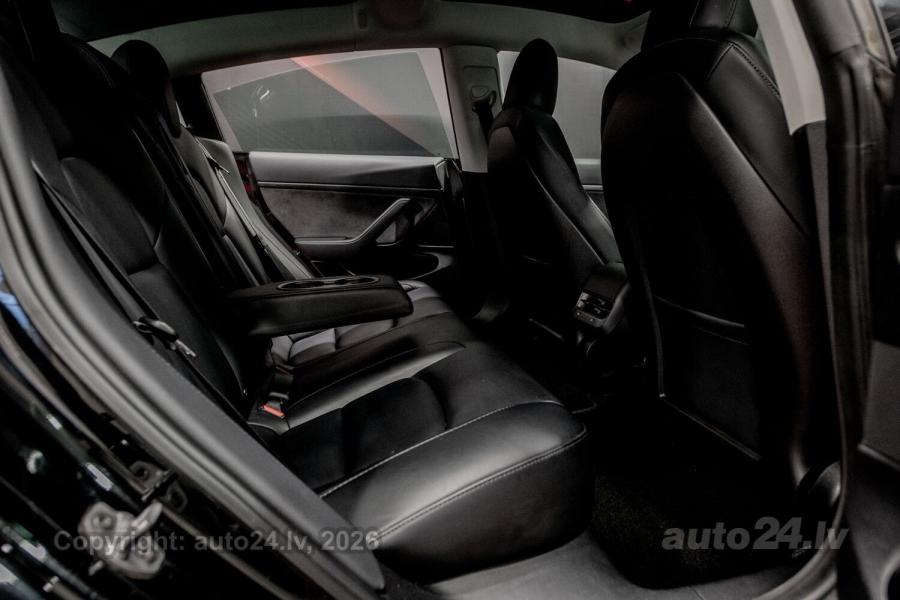Melns Tesla Model 3 2019 Pērnava, ar dzinēja tilpumu 0.00 L un nobraukumu 157 tūkst. km par 18800 €, foto 30 vietnē AUTOMOTO.COM.LV