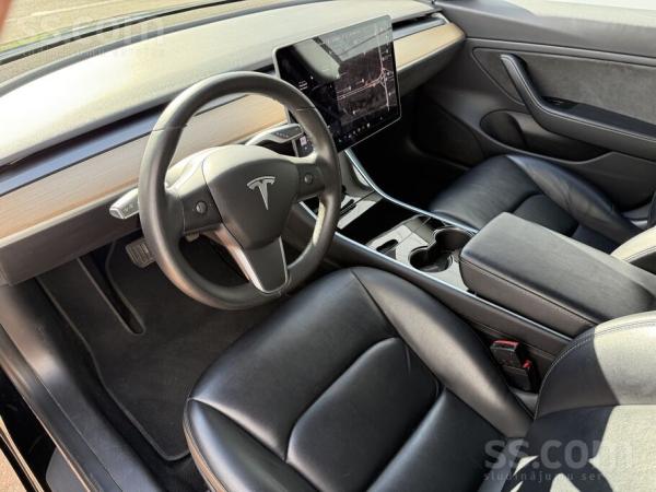 Тесла Модель 3 2019 в Рига на AUTOMOTO.COM.LV Черный Тесла Модель 3 2019 в Рига, объемом двигателя 0.00 л и пробегом 213 тыс. км за 17900 €, фото 6 на AUTOMOTO.COM.LV