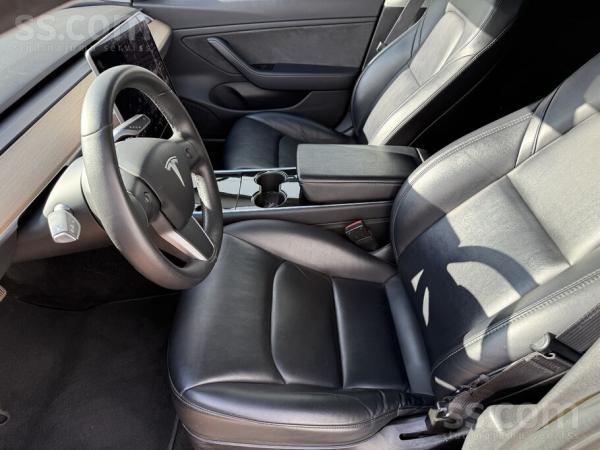 Тесла Модель 3 2019 в Рига на AUTOMOTO.COM.LV Черный Тесла Модель 3 2019 в Рига, объемом двигателя 0.00 л и пробегом 213 тыс. км за 17900 €, фото 7 на AUTOMOTO.COM.LV