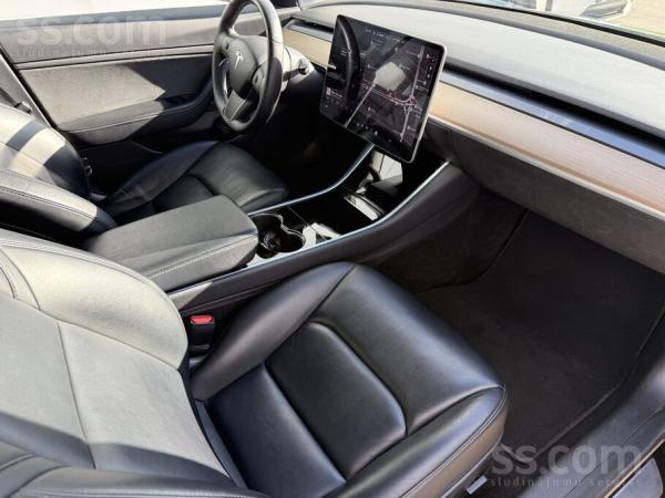 Тесла Модель 3 2019 в Рига на AUTOMOTO.COM.LV Черный Тесла Модель 3 2019 в Рига, объемом двигателя 0.00 л и пробегом 213 тыс. км за 17900 €, фото 8 на AUTOMOTO.COM.LV