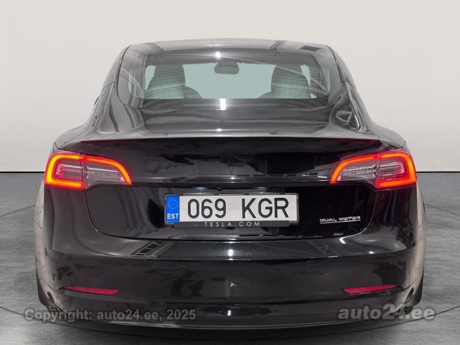 Melns Tesla Model 3 2020 Tallina, ar dzinēja tilpumu 0.00 L un nobraukumu 92 tūkst. km par 25900 €, foto 8 vietnē AUTOMOTO.COM.LV