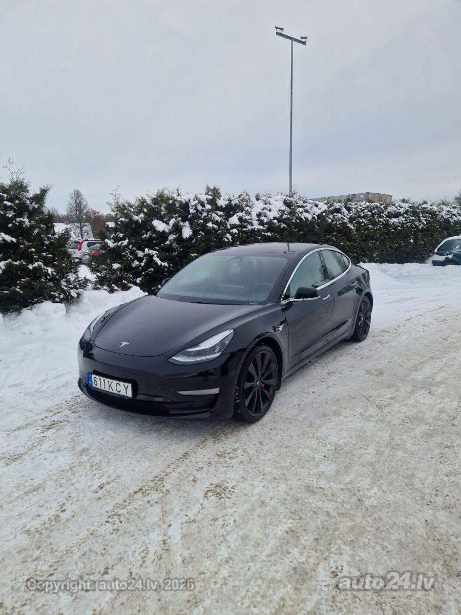 Melns Tesla Model 3 2020 Tallina, ar dzinēja tilpumu 0.00 L un nobraukumu 116 tūkst. km par 25000 €, foto 1 vietnē AUTOMOTO.COM.LV