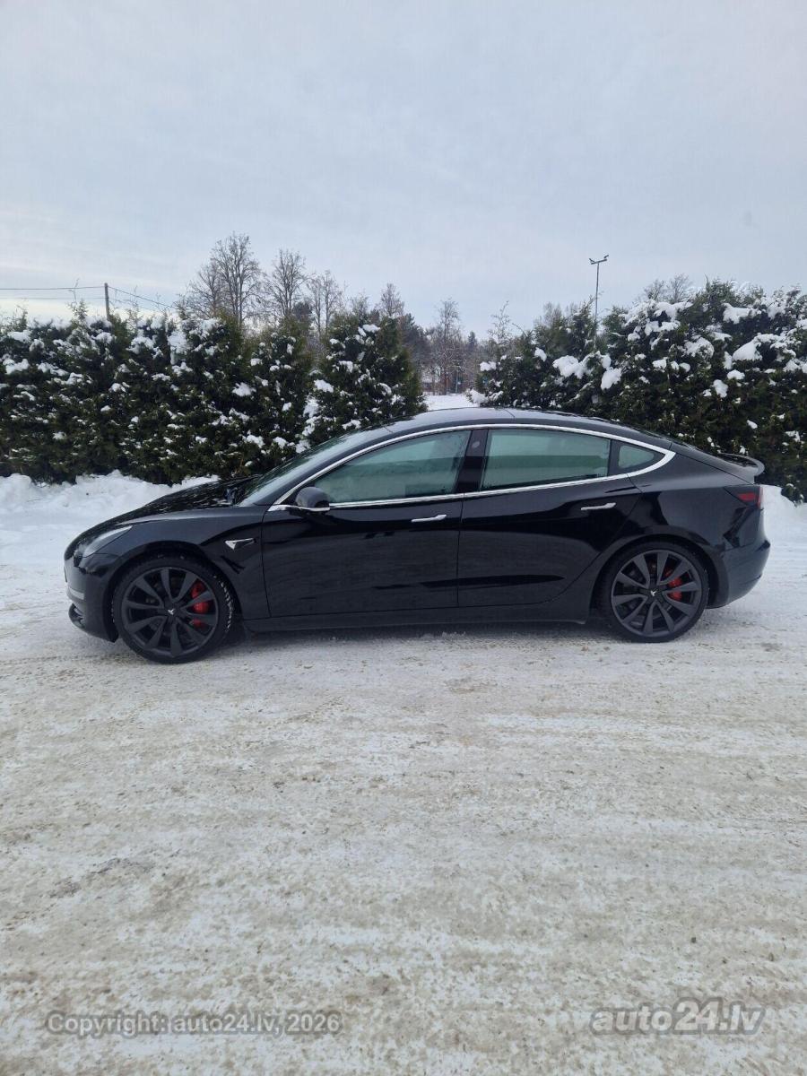 Melns Tesla Model 3 2020 Tallina, ar dzinēja tilpumu 0.00 L un nobraukumu 116 tūkst. km par 25000 €, foto 2 vietnē AUTOMOTO.COM.LV