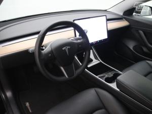 Melns Tesla Model 3 2020 Viļņa, ar dzinēja tilpumu 0.00 L un nobraukumu 144 tūkst. km par 18999 €, foto 16 vietnē AUTOMOTO.COM.LV