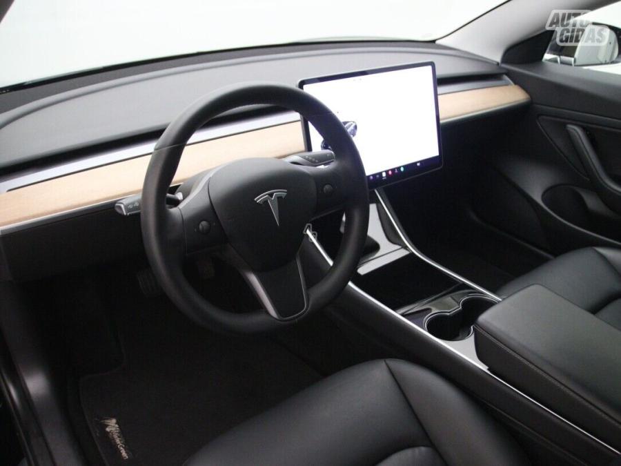 Melns Tesla Model 3 2020 Viļņa, ar dzinēja tilpumu 0.00 L un nobraukumu 144 tūkst. km par 18999 €, foto 16 vietnē AUTOMOTO.COM.LV