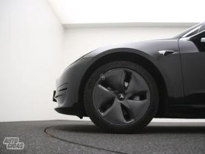 Melns Tesla Model 3 2020 Viļņa, ar dzinēja tilpumu 0.00 L un nobraukumu 144 tūkst. km par 18999 €, foto 27 vietnē AUTOMOTO.COM.LV