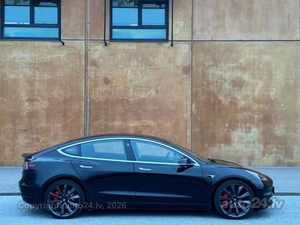 Melns Tesla Model 3 2020 Tallina, ar dzinēja tilpumu 0.00 L un nobraukumu 125 tūkst. km par 23300 €, foto 2 vietnē AUTOMOTO.COM.LV