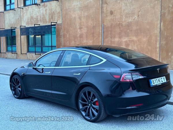 Melns Tesla Model 3 2020 Tallina, ar dzinēja tilpumu 0.00 L un nobraukumu 125 tūkst. km par 23300 €, foto 4 vietnē AUTOMOTO.COM.LV