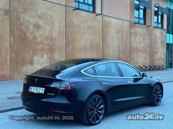 Черный Тесла Модель 3 2020 в Таллин, объемом двигателя 0.00 л и пробегом 125 тыс. км за 22900 €, фото 5 на AUTOMOTO.COM.LV