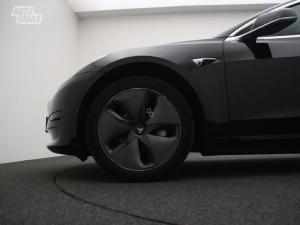 Melns Tesla Model 3 2020 Viļņa, ar dzinēja tilpumu 0.00 L un nobraukumu 149 tūkst. km par 18799 €, foto 28 vietnē AUTOMOTO.COM.LV
