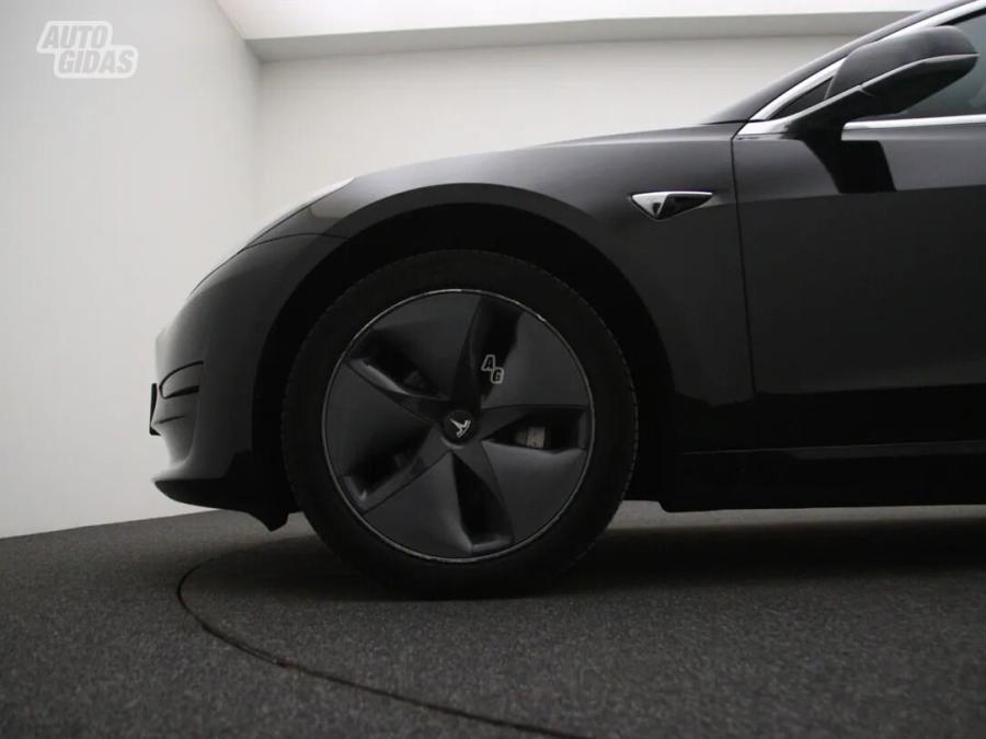 Melns Tesla Model 3 2020 Viļņa, ar dzinēja tilpumu 0.00 L un nobraukumu 149 tūkst. km par 18799 €, foto 28 vietnē AUTOMOTO.COM.LV