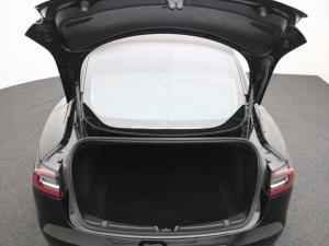 Melns Tesla Model 3 2020 Viļņa, ar dzinēja tilpumu 0.00 L un nobraukumu 149 tūkst. km par 18799 €, foto 32 vietnē AUTOMOTO.COM.LV
