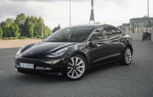 Melns Tesla Model 3 2020 Rīga, ar dzinēja tilpumu 0.00 L un nobraukumu 136 tūkst. km par 18550 €, foto 3 vietnē AUTOMOTO.COM.LV