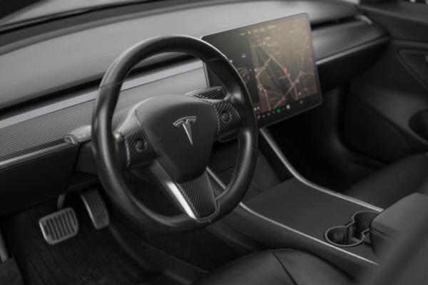 Melns Tesla Model 3 2020 Rīga, ar dzinēja tilpumu 0.00 L un nobraukumu 136 tūkst. km par 18550 €, foto 5 vietnē AUTOMOTO.COM.LV