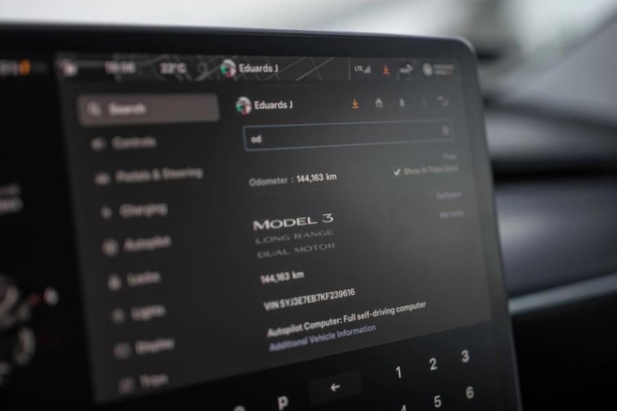 Melns Tesla Model 3 2020 Rīga, ar dzinēja tilpumu 0.00 L un nobraukumu 136 tūkst. km par 18550 €, foto 12 vietnē AUTOMOTO.COM.LV